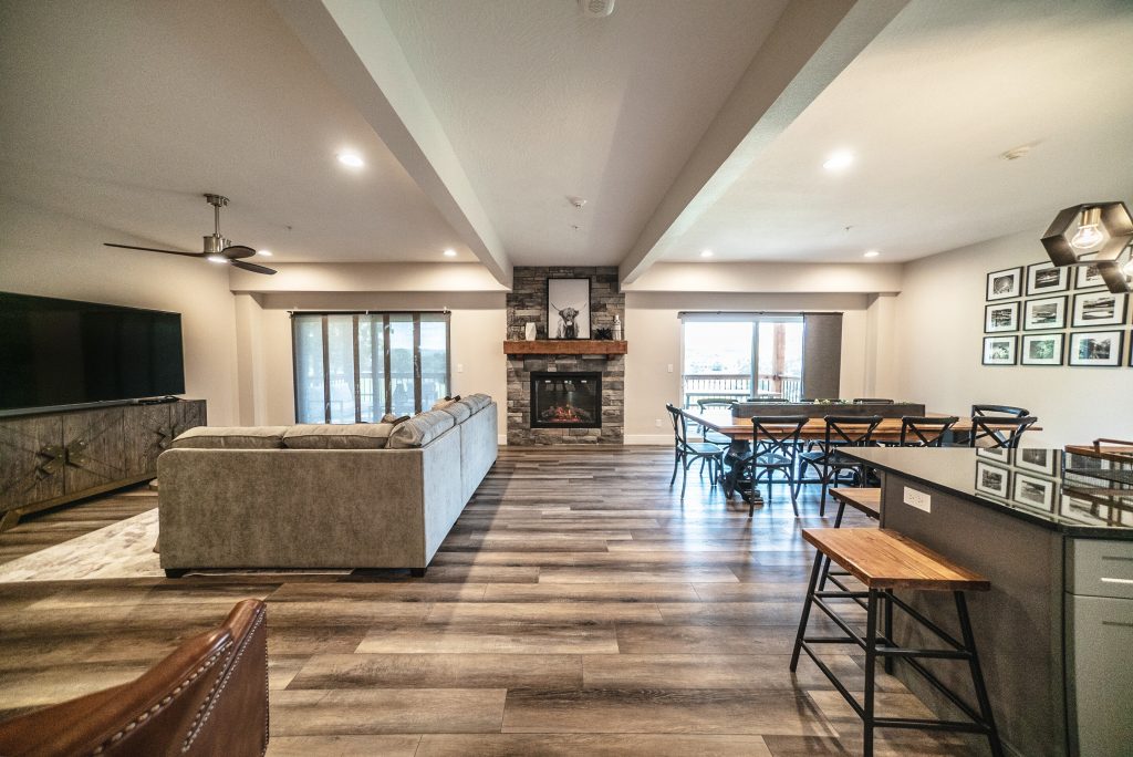7 Bedroom Lodges in Branson - ThousandHills.com